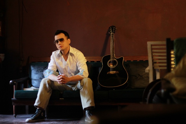 Hà Okio trình làng ca khúc tiếng Anh đầu tiên - CLC - ĐHBKHN